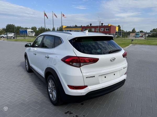 Balts Hyundai Tucson 2016 Telšiai, ar dzinēja tilpumu 1.69 L un nobraukumu 235 tūkst. km par 8999 €, foto 5 vietnē AUTOMOTO.COM.LV
