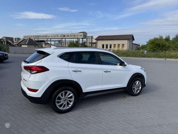 Balts Hyundai Tucson 2016 Telšiai, ar dzinēja tilpumu 1.69 L un nobraukumu 235 tūkst. km par 8999 €, foto 9 vietnē AUTOMOTO.COM.LV