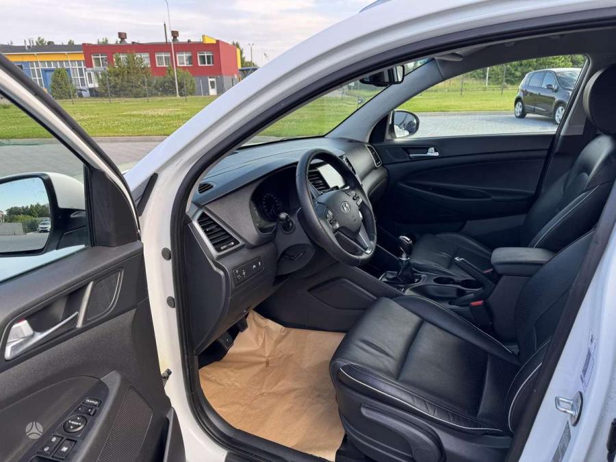 Balts Hyundai Tucson 2016 Telšiai, ar dzinēja tilpumu 1.69 L un nobraukumu 235 tūkst. km par 8999 €, foto 21 vietnē AUTOMOTO.COM.LV