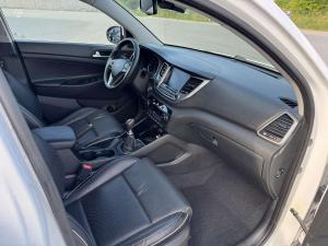 Balts Hyundai Tucson 2016 Telšiai, ar dzinēja tilpumu 1.69 L un nobraukumu 235 tūkst. km par 8999 €, foto 28 vietnē AUTOMOTO.COM.LV