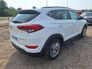 Balts Hyundai Tucson 2016 Tauragė, ar dzinēja tilpumu 1.69 L un nobraukumu 200 tūkst. km par 8800 €, foto 6 vietnē AUTOMOTO.COM.LV