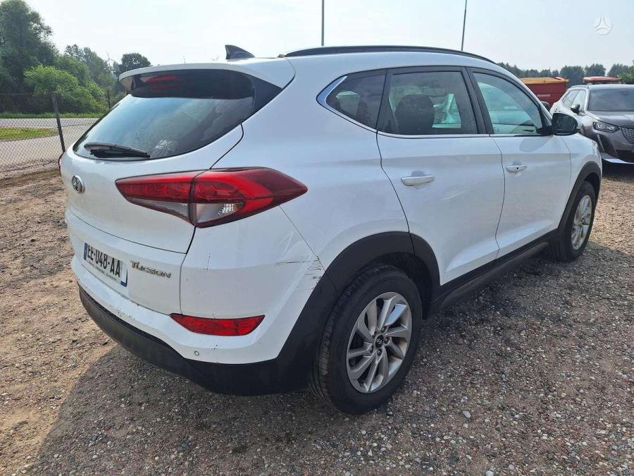 Balts Hyundai Tucson 2016 Tauragė, ar dzinēja tilpumu 1.69 L un nobraukumu 200 tūkst. km par 8800 €, foto 6 vietnē AUTOMOTO.COM.LV