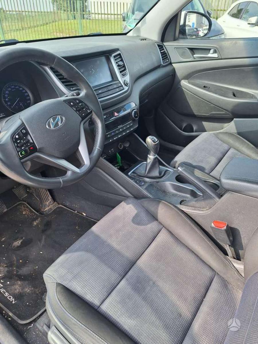 Balts Hyundai Tucson 2016 Tauragė, ar dzinēja tilpumu 1.69 L un nobraukumu 200 tūkst. km par 8800 €, foto 15 vietnē AUTOMOTO.COM.LV