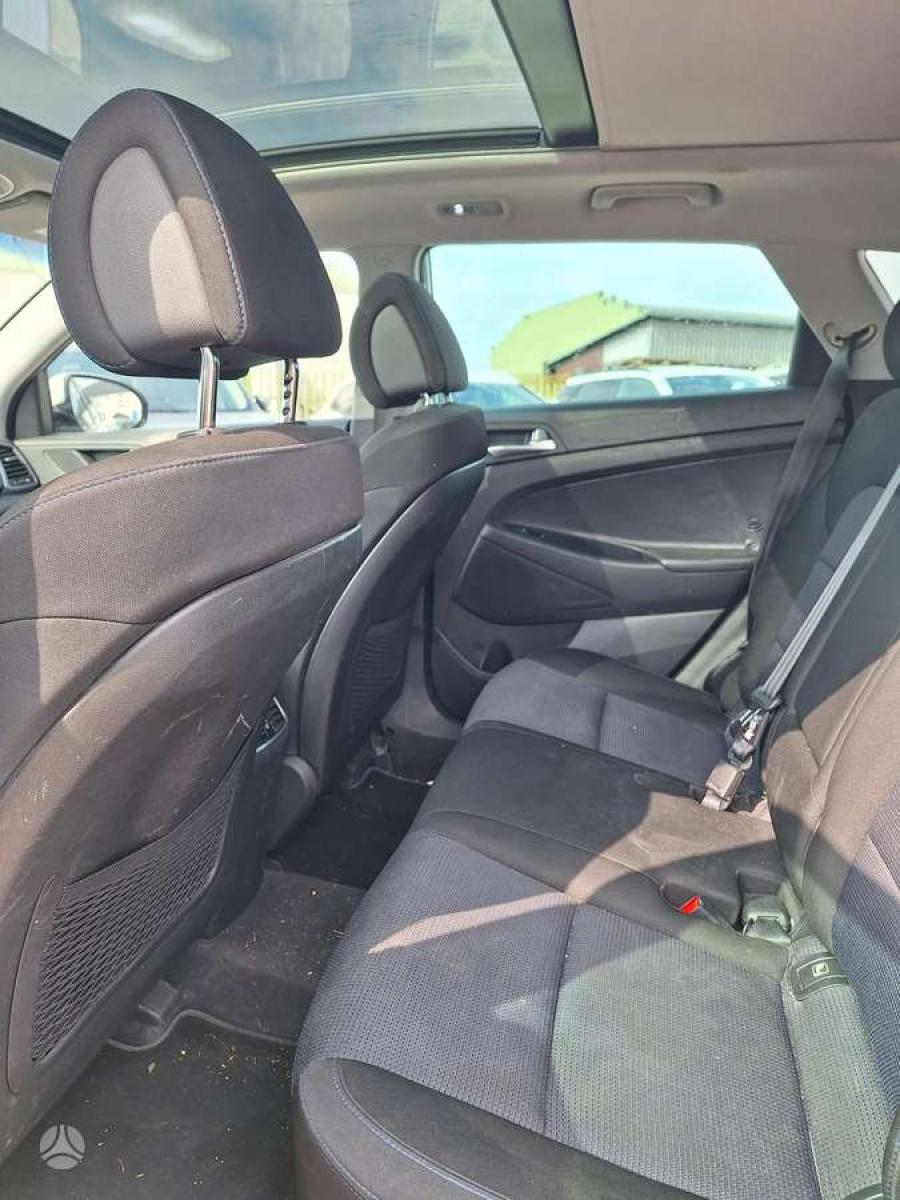 Balts Hyundai Tucson 2016 Tauragė, ar dzinēja tilpumu 1.69 L un nobraukumu 200 tūkst. km par 8800 €, foto 16 vietnē AUTOMOTO.COM.LV