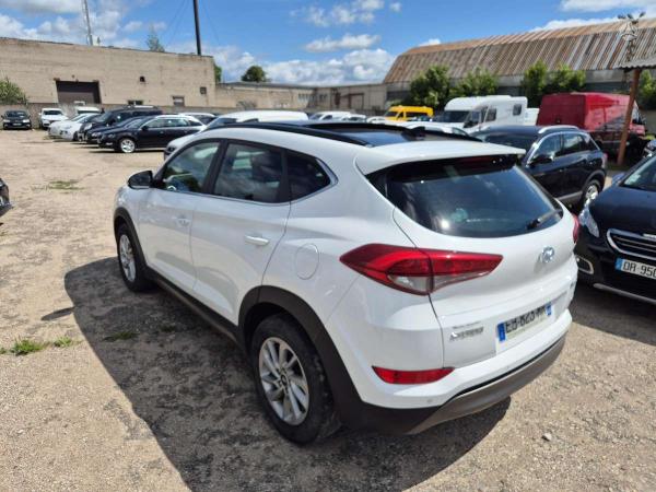 Balts Hyundai Tucson 2016 Tauragė, ar dzinēja tilpumu 2.00 L un nobraukumu 244 tūkst. km par 9000 €, foto 2 vietnē AUTOMOTO.COM.LV