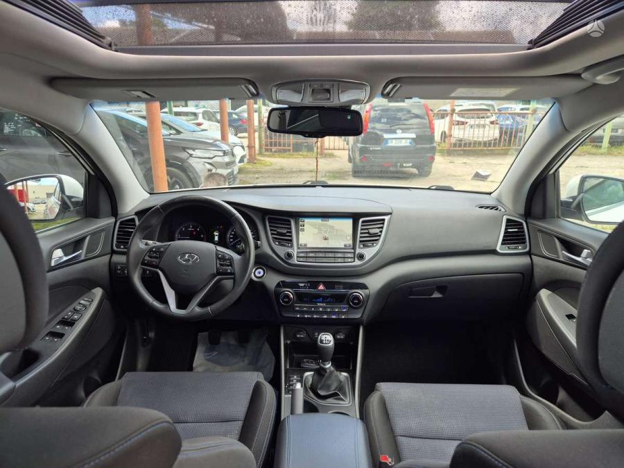 White Hyundai Tucson 2016 in Taurage, with an engine capacity of 2.00 L and mileage of 244 thousand km for 9000 €, photo 14 on AUTOMOTO.COM.LV