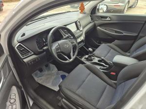 White Hyundai Tucson 2016 in Taurage, with an engine capacity of 2.00 L and mileage of 244 thousand km for 9000 €, photo 15 on AUTOMOTO.COM.LV