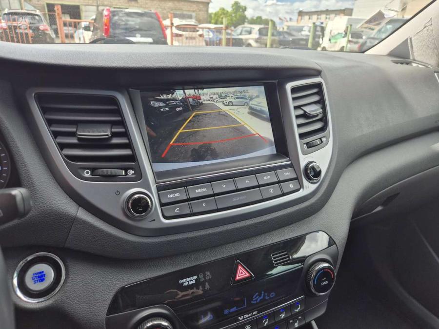 White Hyundai Tucson 2016 in Taurage, with an engine capacity of 2.00 L and mileage of 244 thousand km for 9000 €, photo 19 on AUTOMOTO.COM.LV