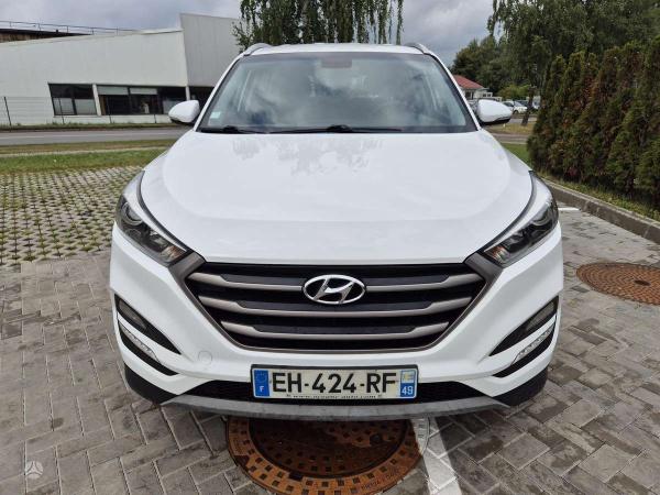 White Hyundai Tucson 2016 in Kaunas, with an engine capacity of 1.69 L and mileage of 173 thousand km for 8600 €, photo 2 on AUTOMOTO.COM.LV