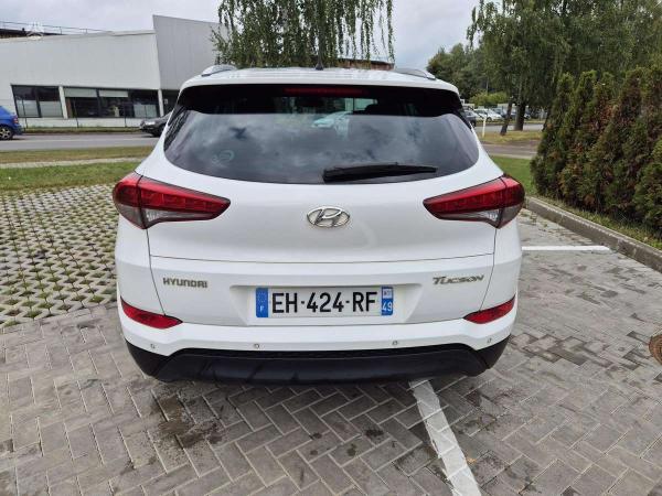 White Hyundai Tucson 2016 in Kaunas, with an engine capacity of 1.69 L and mileage of 173 thousand km for 8600 €, photo 8 on AUTOMOTO.COM.LV