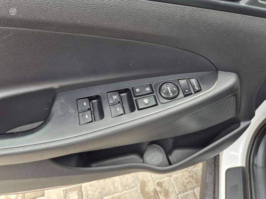 Balts Hyundai Tucson 2016 Kauņa, ar dzinēja tilpumu 1.69 L un nobraukumu 173 tūkst. km par 8600 €, foto 18 vietnē AUTOMOTO.COM.LV