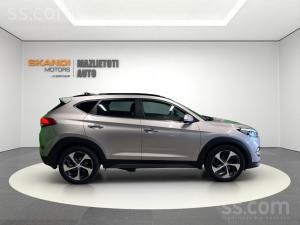 White Hyundai Tucson 2016 in Riga, with an engine capacity of 1.60 L and mileage of 135 thousand km for 15790 €, photo 8 on AUTOMOTO.COM.LV