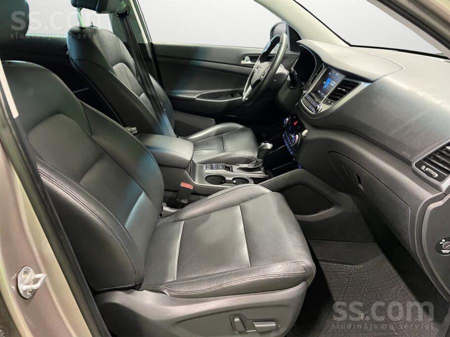 White Hyundai Tucson 2016 in Riga, with an engine capacity of 1.60 L and mileage of 135 thousand km for 15790 €, photo 20 on AUTOMOTO.COM.LV