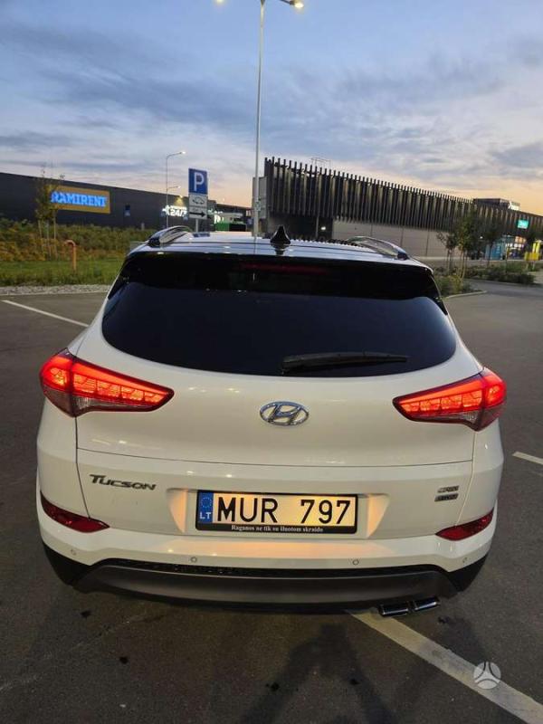Balts Hyundai Tucson 2016 Viļņa, ar dzinēja tilpumu 2.00 L un nobraukumu 244 tūkst. km par 12999 €, foto 6 vietnē AUTOMOTO.COM.LV