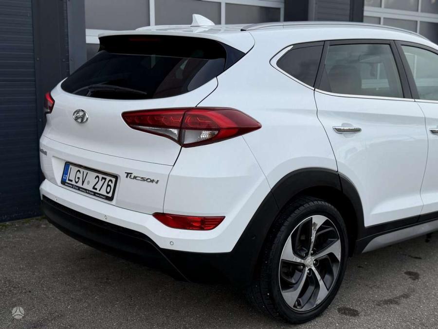 Balts Hyundai Tucson 2016 Panevēža, ar dzinēja tilpumu 1.69 L un nobraukumu 159 tūkst. km par 10950 €, foto 13 vietnē AUTOMOTO.COM.LV