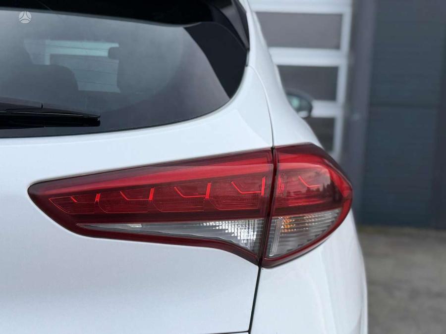Balts Hyundai Tucson 2016 Panevēža, ar dzinēja tilpumu 1.69 L un nobraukumu 159 tūkst. km par 10950 €, foto 14 vietnē AUTOMOTO.COM.LV