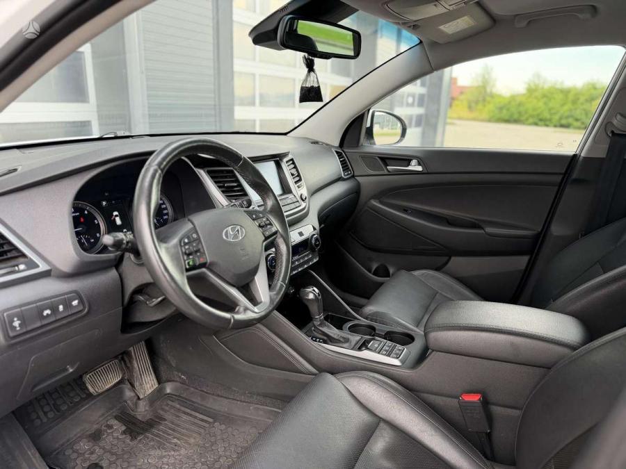 Balts Hyundai Tucson 2016 Panevēža, ar dzinēja tilpumu 1.69 L un nobraukumu 159 tūkst. km par 10950 €, foto 16 vietnē AUTOMOTO.COM.LV