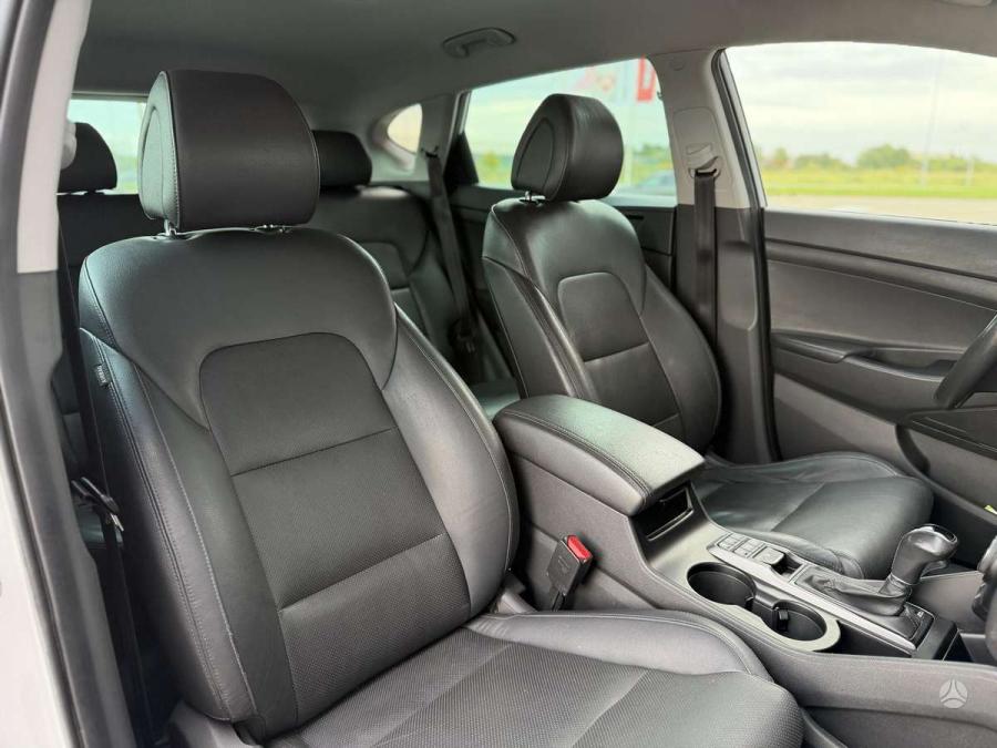 Balts Hyundai Tucson 2016 Panevēža, ar dzinēja tilpumu 1.69 L un nobraukumu 159 tūkst. km par 10950 €, foto 19 vietnē AUTOMOTO.COM.LV