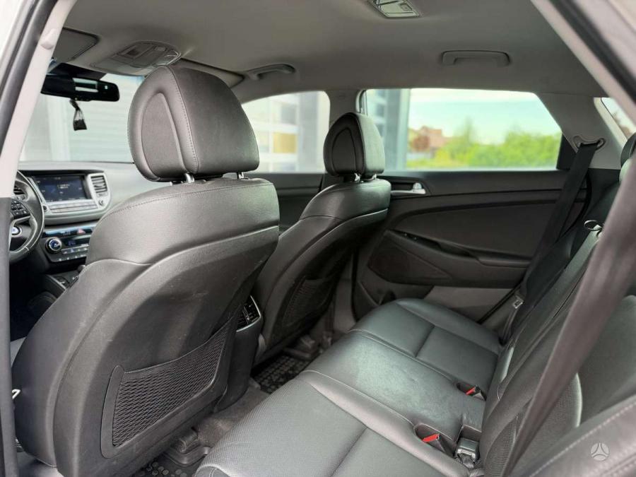 Balts Hyundai Tucson 2016 Panevēža, ar dzinēja tilpumu 1.69 L un nobraukumu 159 tūkst. km par 10950 €, foto 21 vietnē AUTOMOTO.COM.LV