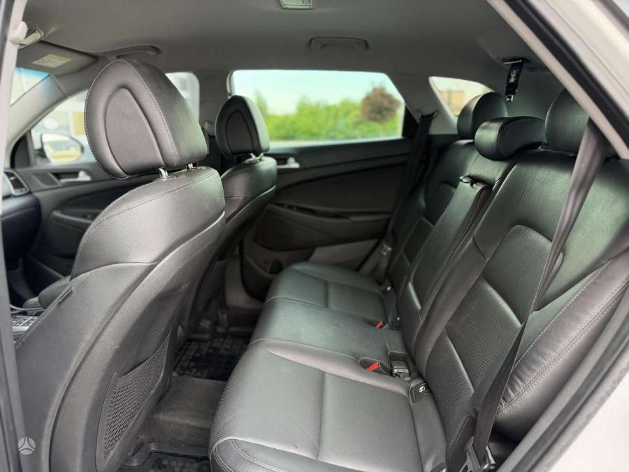 Balts Hyundai Tucson 2016 Panevēža, ar dzinēja tilpumu 1.69 L un nobraukumu 159 tūkst. km par 10950 €, foto 22 vietnē AUTOMOTO.COM.LV