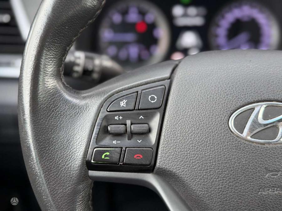 Balts Hyundai Tucson 2016 Panevēža, ar dzinēja tilpumu 1.69 L un nobraukumu 159 tūkst. km par 10950 €, foto 33 vietnē AUTOMOTO.COM.LV