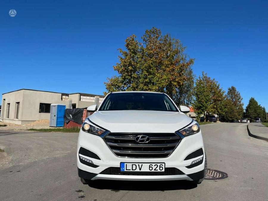 Balts Hyundai Tucson 2017 Šauļi, ar dzinēja tilpumu 2.00 L un nobraukumu 144 tūkst. km par 7500 €, foto 2 vietnē AUTOMOTO.COM.LV