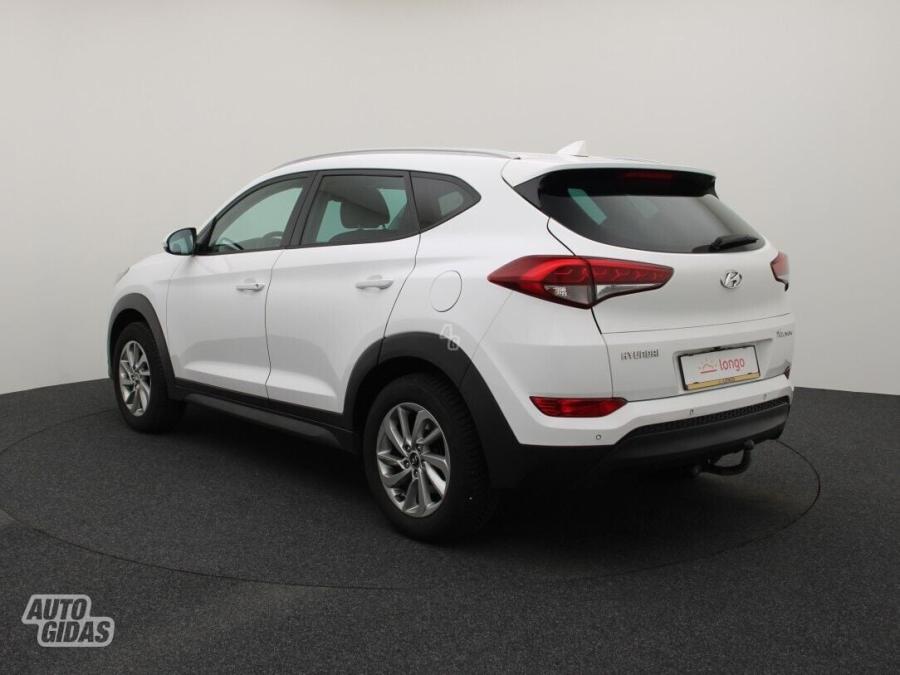 White Hyundai Tucson 2017 in Vilnius, with an engine capacity of 1.60 L and mileage of 135 thousand km for 13699 €, photo 7 on AUTOMOTO.COM.LV