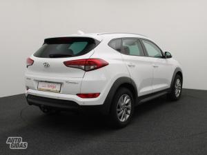White Hyundai Tucson 2017 in Vilnius, with an engine capacity of 1.60 L and mileage of 135 thousand km for 13699 €, photo 8 on AUTOMOTO.COM.LV