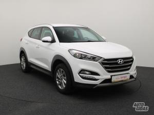 White Hyundai Tucson 2017 in Vilnius, with an engine capacity of 1.60 L and mileage of 135 thousand km for 13699 €, photo 10 on AUTOMOTO.COM.LV