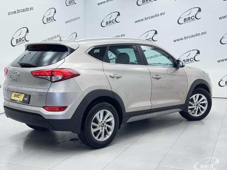 White Hyundai Tucson 2017 in Vilnius, with an engine capacity of 1.69 L and mileage of 185 thousand km for 11900 €, photo 3 on AUTOMOTO.COM.LV