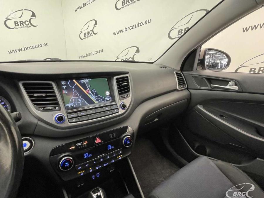 White Hyundai Tucson 2017 in Vilnius, with an engine capacity of 1.69 L and mileage of 185 thousand km for 11900 €, photo 30 on AUTOMOTO.COM.LV