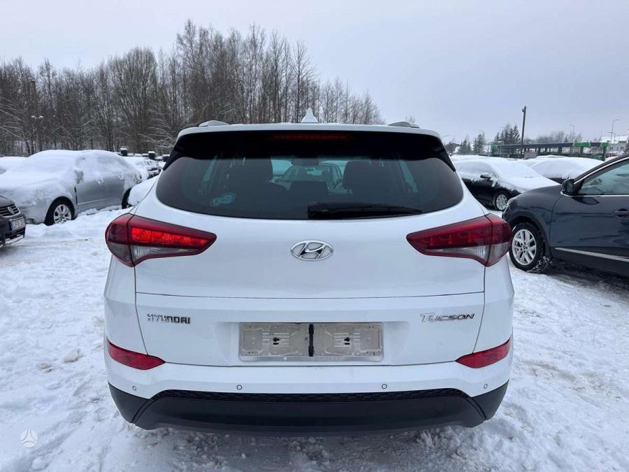 Balts Hyundai Tucson 2017 Utena, ar dzinēja tilpumu 1.69 L un nobraukumu 283 tūkst. km par 10750 €, foto 5 vietnē AUTOMOTO.COM.LV