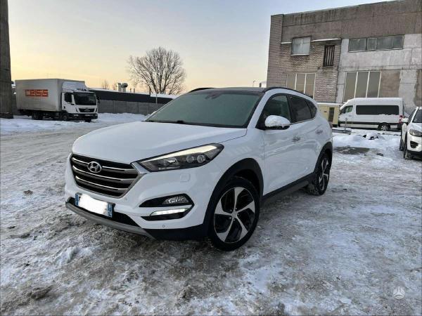 White Hyundai Tucson 2017 in Taurage, with an engine capacity of 1.69 L and mileage of 177 thousand km for 12600 €, photo 1 on AUTOMOTO.COM.LV