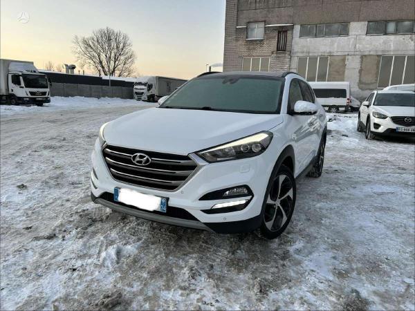 White Hyundai Tucson 2017 in Taurage, with an engine capacity of 1.69 L and mileage of 177 thousand km for 12600 €, photo 2 on AUTOMOTO.COM.LV