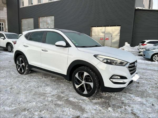 White Hyundai Tucson 2017 in Taurage, with an engine capacity of 1.69 L and mileage of 177 thousand km for 12600 €, photo 7 on AUTOMOTO.COM.LV