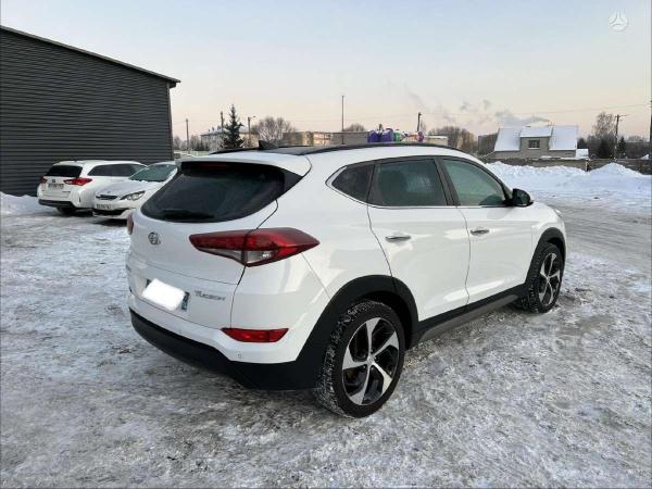 White Hyundai Tucson 2017 in Taurage, with an engine capacity of 1.69 L and mileage of 177 thousand km for 12600 €, photo 10 on AUTOMOTO.COM.LV