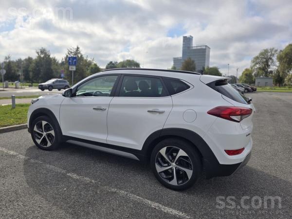 Balts Hyundai Tucson 2017 Rīga, ar dzinēja tilpumu 1.60 L un nobraukumu 71 tūkst. km par 19800 €, foto 10 vietnē AUTOMOTO.COM.LV