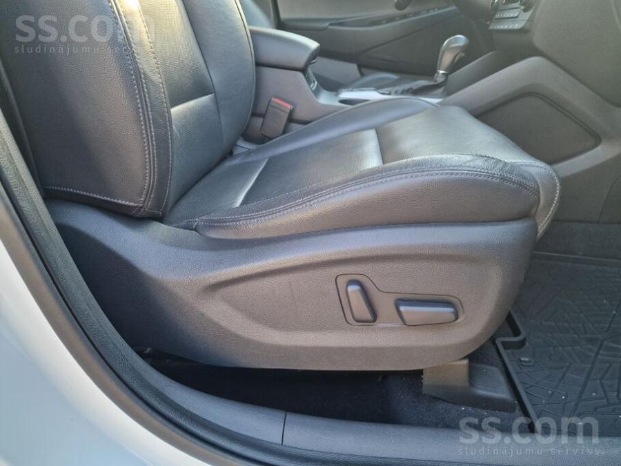 Balts Hyundai Tucson 2017 Rīga, ar dzinēja tilpumu 1.60 L un nobraukumu 71 tūkst. km par 19800 €, foto 30 vietnē AUTOMOTO.COM.LV