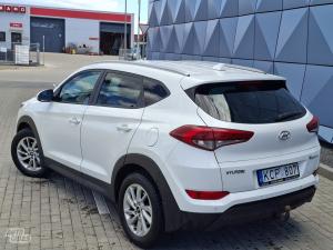 White Hyundai Tucson 2017 in Silute, with an engine capacity of 1.70 L and mileage of 292 thousand km for 8888 €, photo 3 on AUTOMOTO.COM.LV