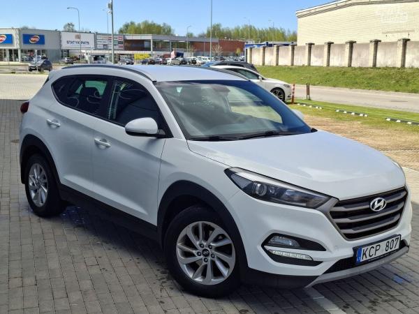 White Hyundai Tucson 2017 in Silute, with an engine capacity of 1.70 L and mileage of 292 thousand km for 8888 €, photo 5 on AUTOMOTO.COM.LV