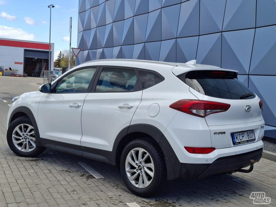 White Hyundai Tucson 2017 in Silute, with an engine capacity of 1.70 L and mileage of 292 thousand km for 8888 €, photo 13 on AUTOMOTO.COM.LV