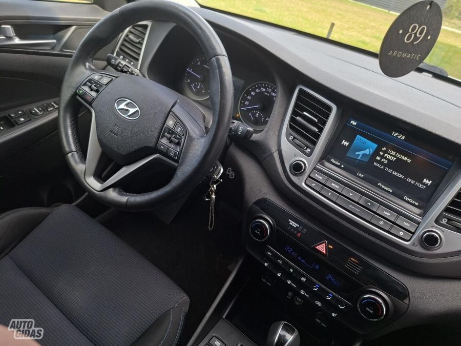 White Hyundai Tucson 2017 in Silute, with an engine capacity of 1.70 L and mileage of 292 thousand km for 8888 €, photo 18 on AUTOMOTO.COM.LV