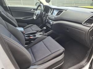 White Hyundai Tucson 2017 in Silute, with an engine capacity of 1.70 L and mileage of 292 thousand km for 8888 €, photo 25 on AUTOMOTO.COM.LV
