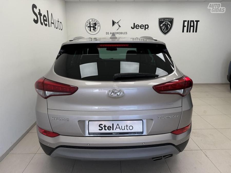 White Hyundai Tucson 2017 in Vilnius, with an engine capacity of 1.60 L and mileage of 92 thousand km for 13990 €, photo 8 on AUTOMOTO.COM.LV