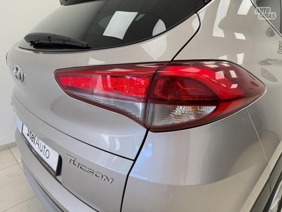 White Hyundai Tucson 2017 in Vilnius, with an engine capacity of 1.60 L and mileage of 92 thousand km for 13990 €, photo 9 on AUTOMOTO.COM.LV