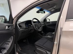 White Hyundai Tucson 2017 in Vilnius, with an engine capacity of 1.60 L and mileage of 92 thousand km for 13990 €, photo 10 on AUTOMOTO.COM.LV