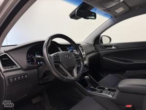 White Hyundai Tucson 2017 in Vilnius, with an engine capacity of 1.60 L and mileage of 92 thousand km for 13990 €, photo 11 on AUTOMOTO.COM.LV