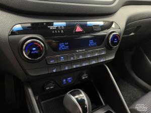 White Hyundai Tucson 2017 in Vilnius, with an engine capacity of 1.60 L and mileage of 92 thousand km for 13990 €, photo 16 on AUTOMOTO.COM.LV