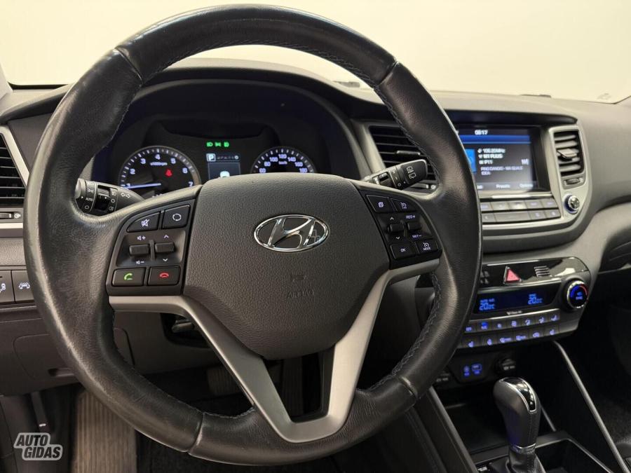 White Hyundai Tucson 2017 in Vilnius, with an engine capacity of 1.60 L and mileage of 92 thousand km for 13990 €, photo 17 on AUTOMOTO.COM.LV