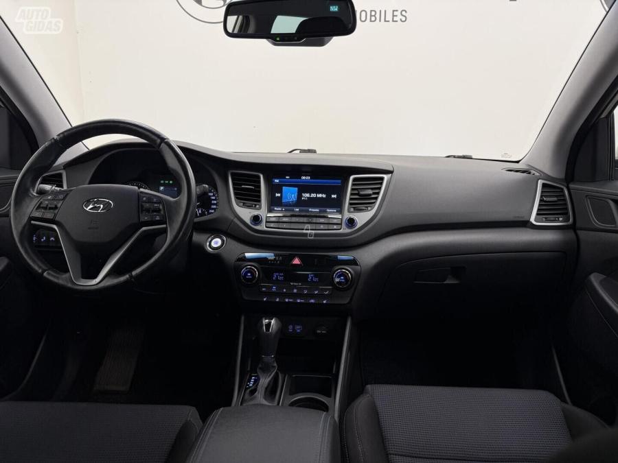 White Hyundai Tucson 2017 in Vilnius, with an engine capacity of 1.60 L and mileage of 92 thousand km for 13990 €, photo 28 on AUTOMOTO.COM.LV